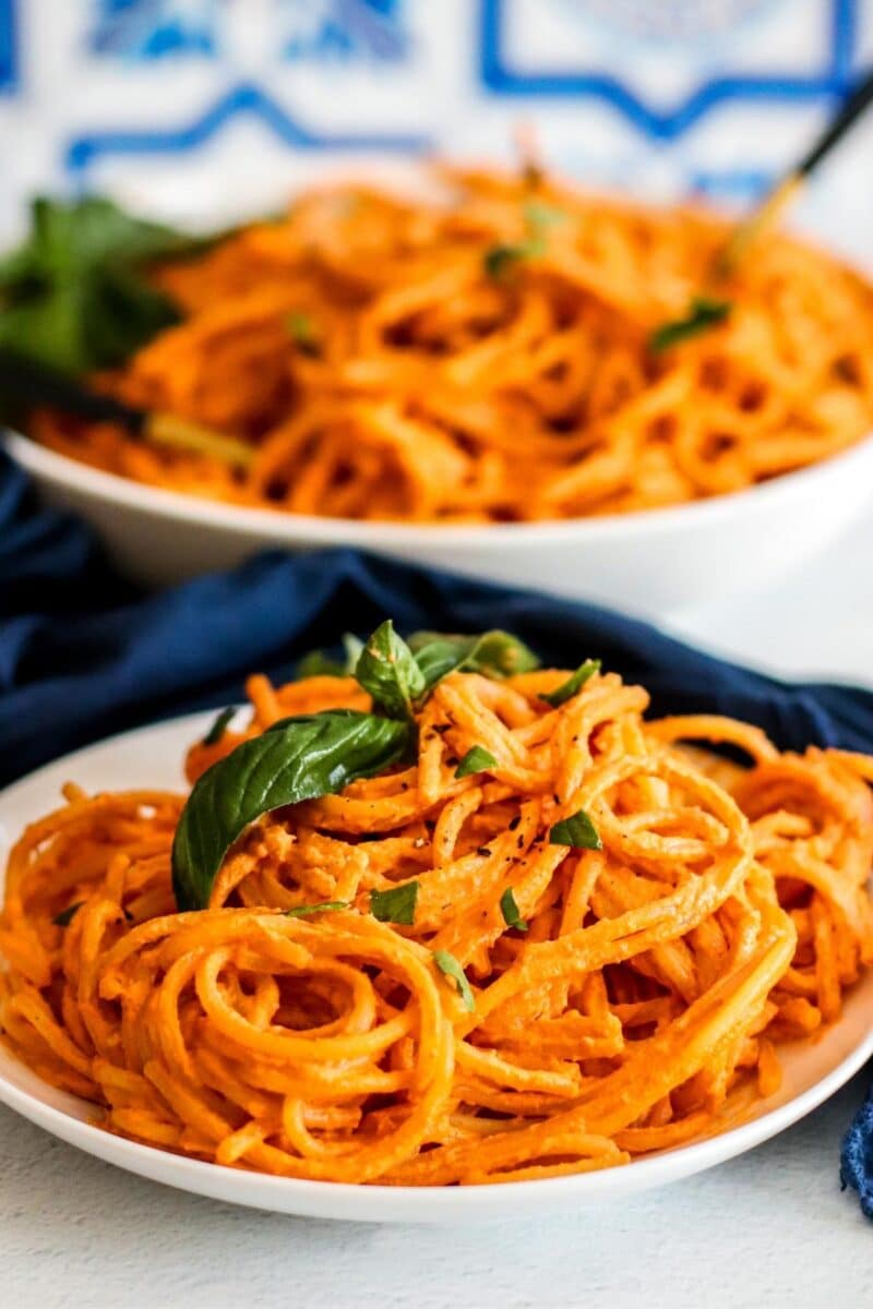 Creamy Vegan Sun-Dried Tomato Pasta - Veggies Save The Day